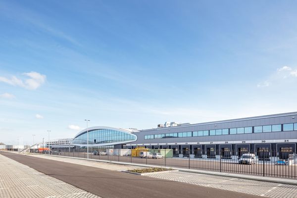 LKQ Fource | Duurzaam distributiecentrum met kantoor